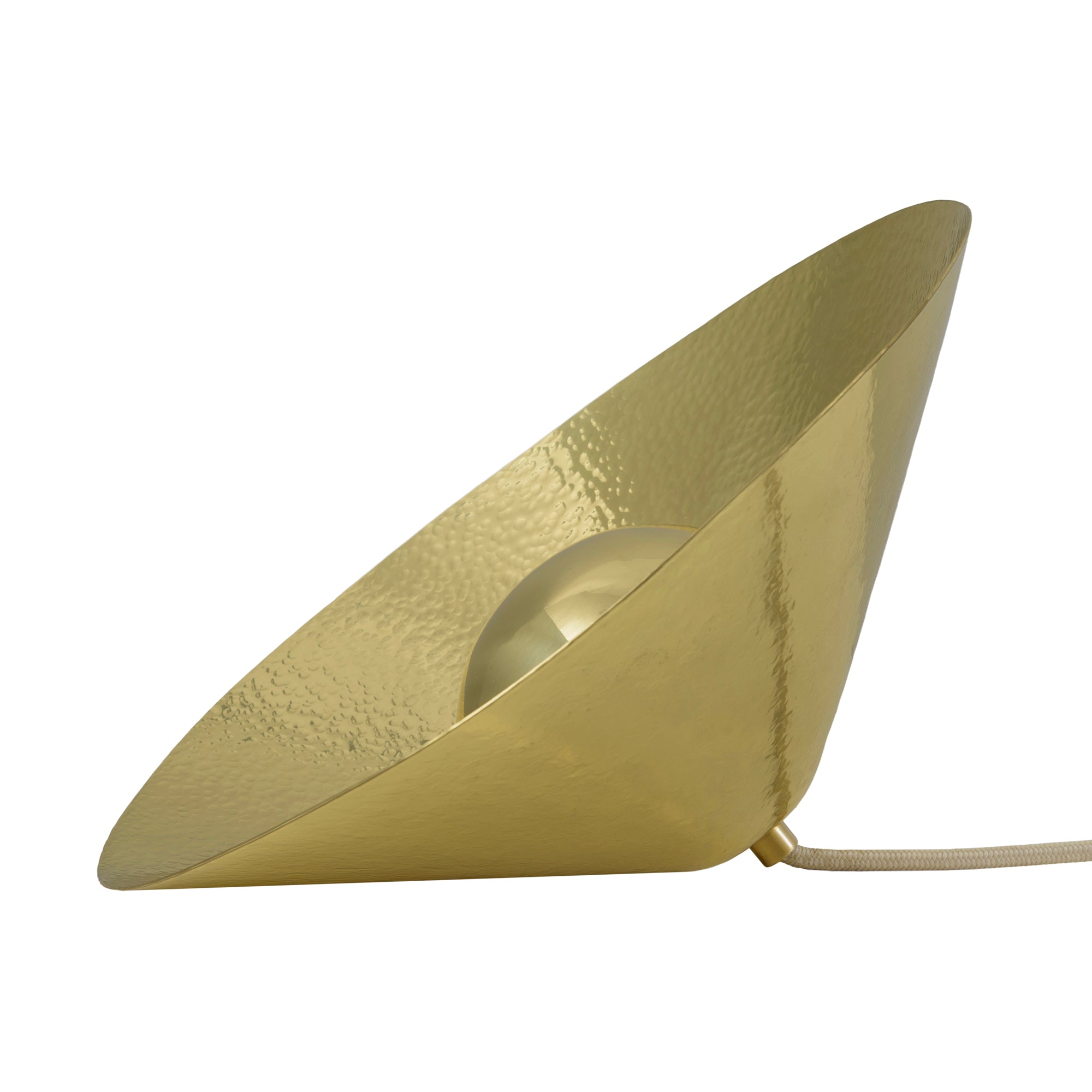 Luminária de piso GIRASSOL M cúpula martelado latão polido + botão lat – Itens Collections